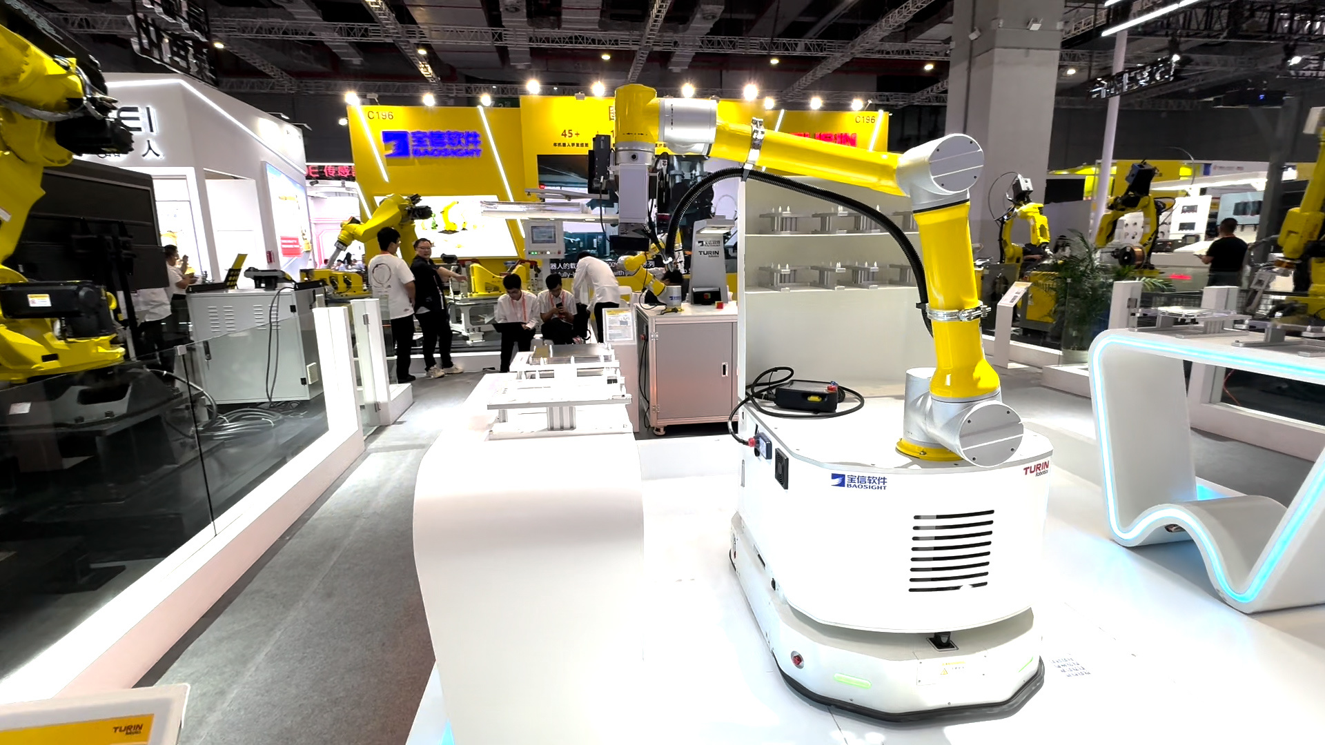 Mobilni Višenamjenski Robotski Sustavi u proizvodnji - Robotadria